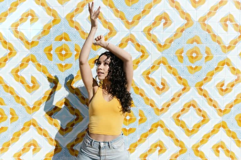 18 Captivating Video Backdrop Ideas for YouTube and Video Podcasts | Castos