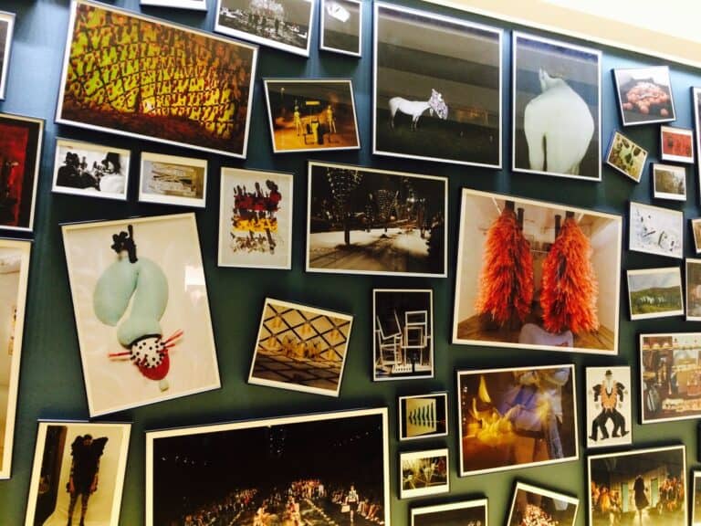 18 Captivating Video Backdrop Ideas for YouTube and Video Podcasts | Castos