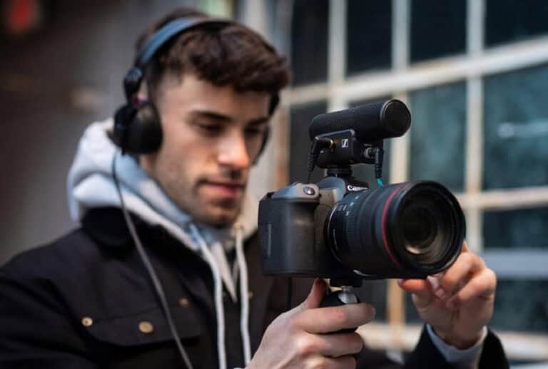 Webcam for YouTube: The 11 Best Cameras for Video Creators | Castos